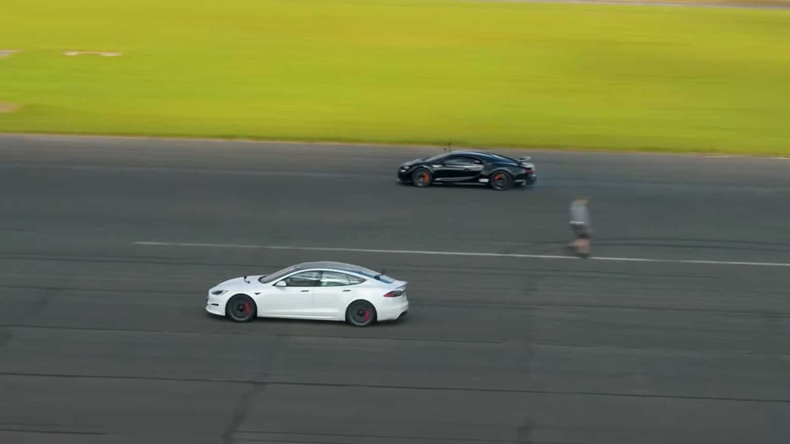 Bugatti Chiron SS vs Tesla Model S Plaid: Οριακές καταστάσεις - Cars ...