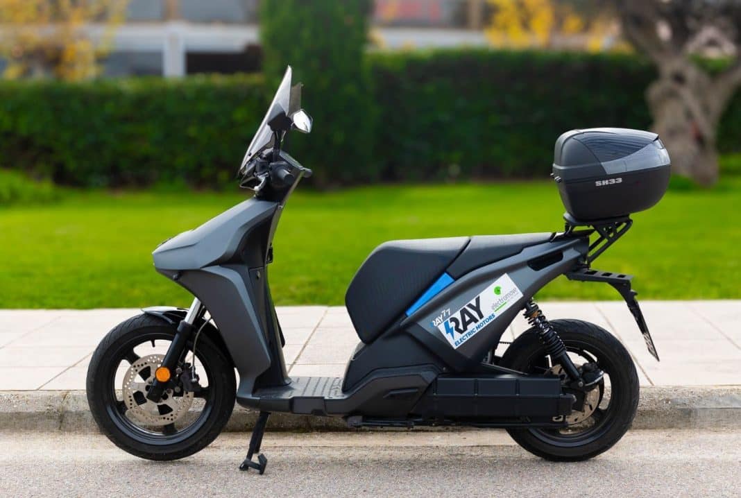 Test Ride || Ray 7.7: Απλά συναρπαστικό! - Cars Electric