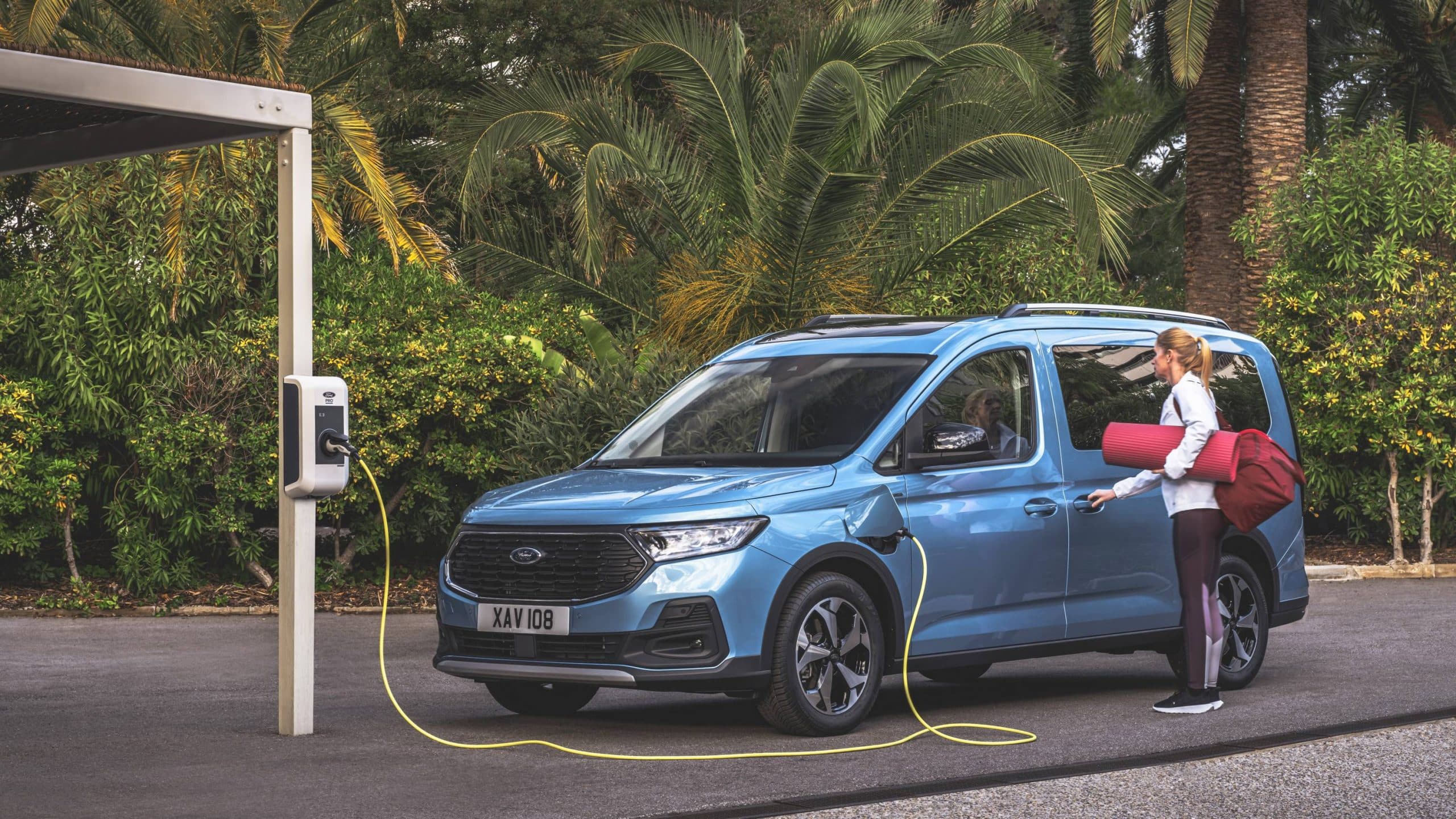 Ford Tourneo Connect Plug-In Hybrid - Cars Electric