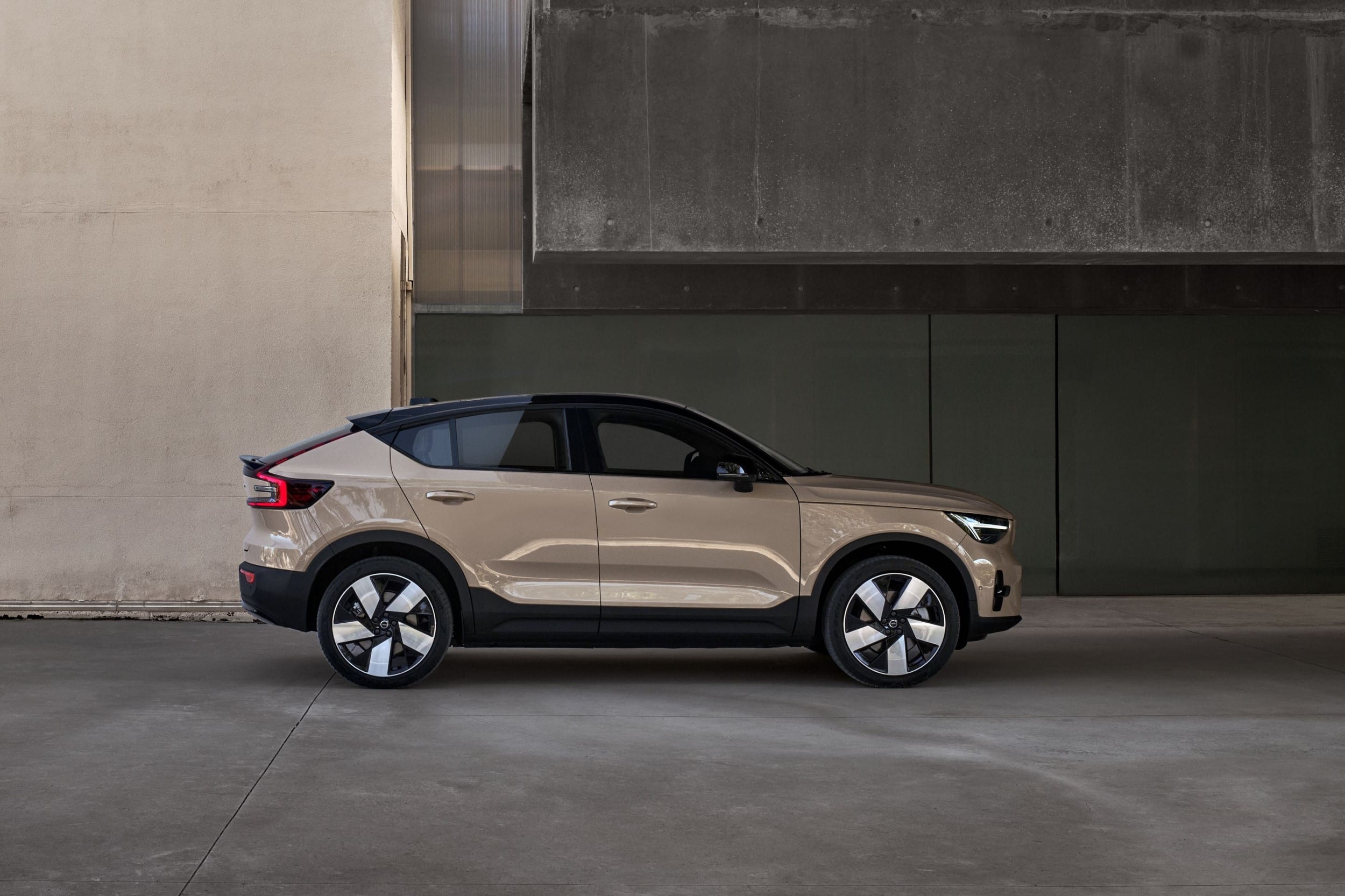 Ιστορικό ρεκόρ μηνιαίων πωλήσεων της Volvo - Cars Electric