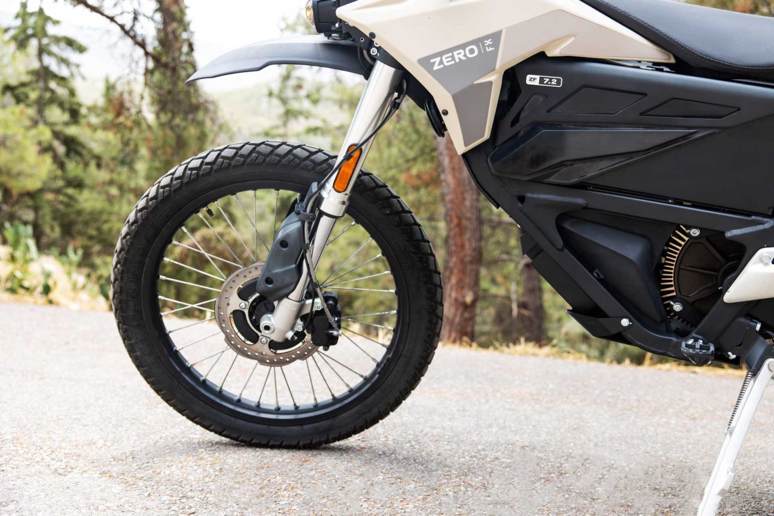 Test Ride Zero FX: Ανατρέπει τα δεδομένα - Cars Electric