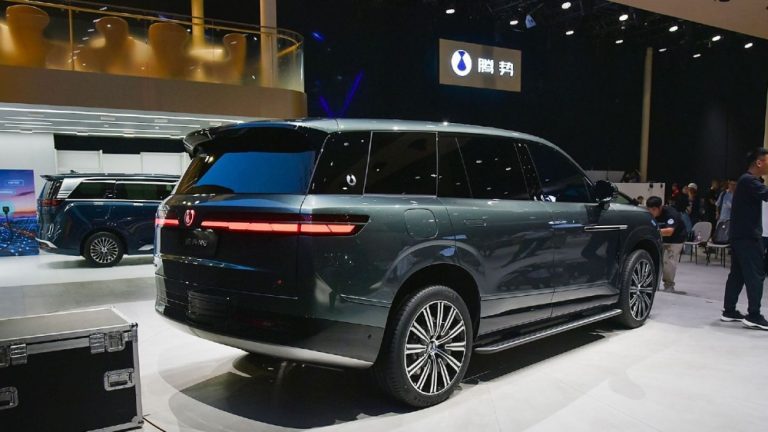 Πρώτες εικόνες από το εσωτερικό του νέου SUV Denza N9 της BYD | Sofokleousin.gr