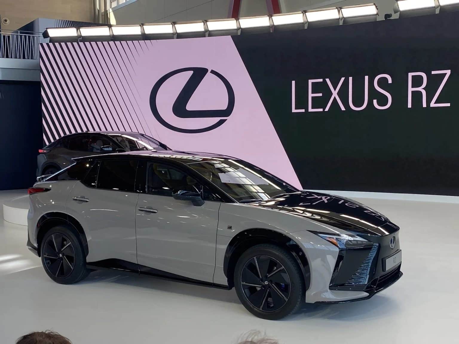 H νέα Lexus RZ αναβαθμίζει την οδηγική εμπειρία | Sofokleousin.gr