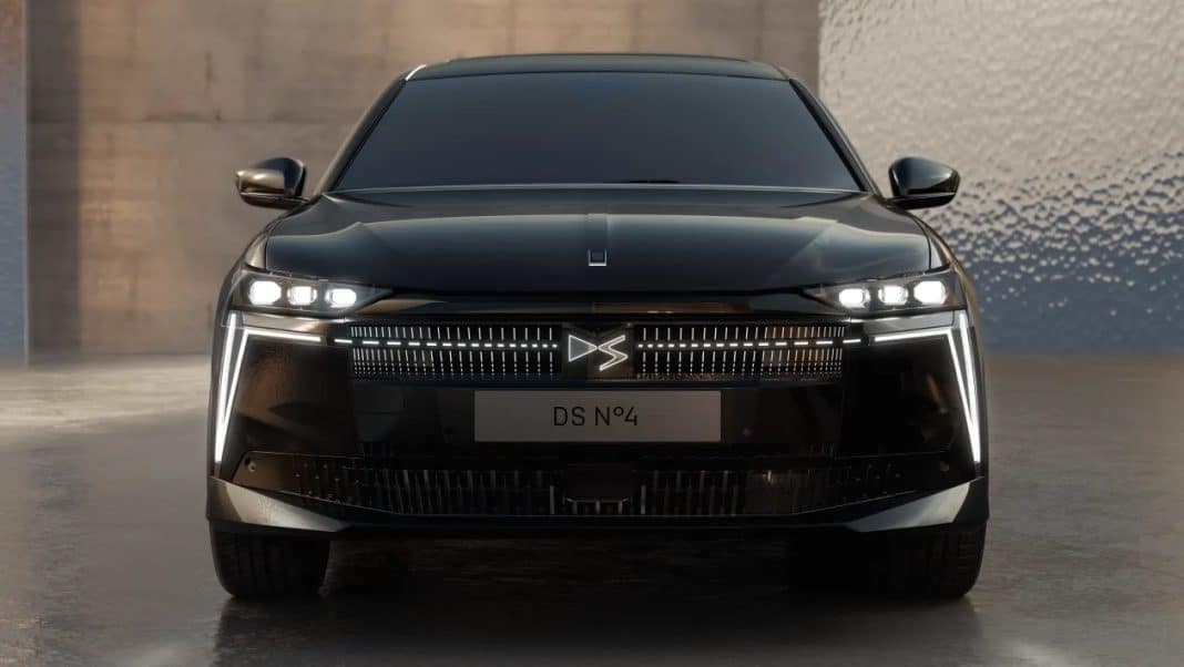 Το Νέο DS No4 έρχεται να απειλήσει το VW Golf με ηλεκτρική έκδοση και φουλ τεχνολογία ...