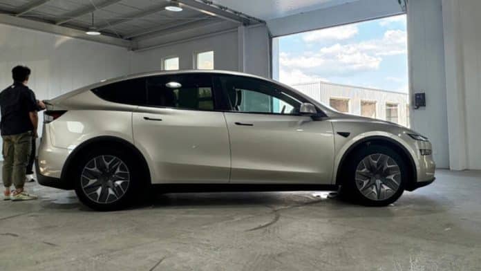 Νέο Tesla Model YL - Το εξαθέσιο Giga ηλεκτρικό SUV με 751 km αυτονομία ...