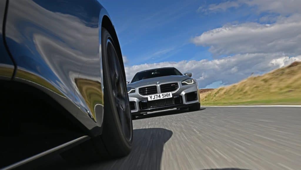 BMW M2 vs Lotus Emira: Ποιο σπορ κουπέ κερδίζει τη μάχη; - Cars Electric