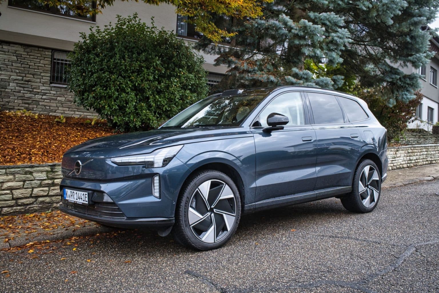 Volvo EX90 Performance Ultra – H κυριαρχία στην πιο ήρεμη μορφή της ...