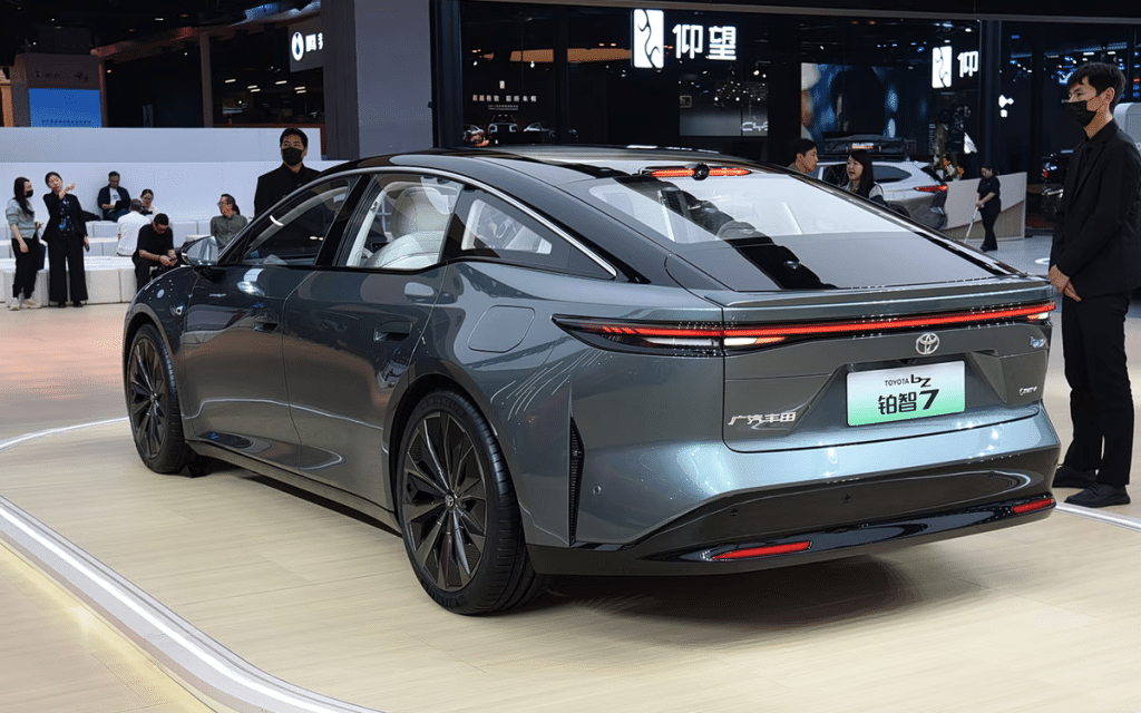 Το νέο κινεζικό ηλεκτρικό σεντάν bZ7 της Toyota κάνει ντεμπούτο | Sofokleousin.gr